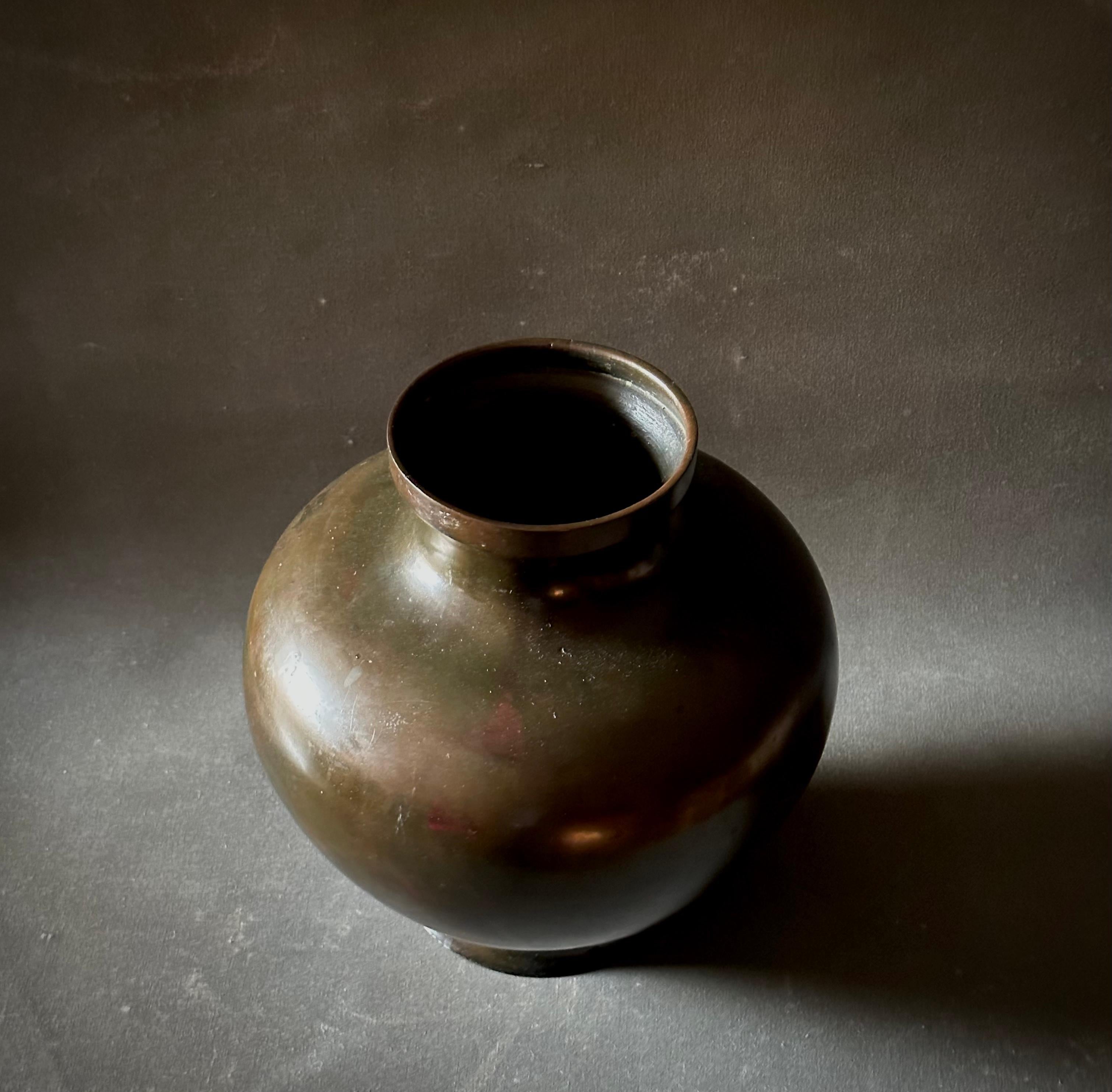 Large Bronze Vase For Sale at 1stDibs