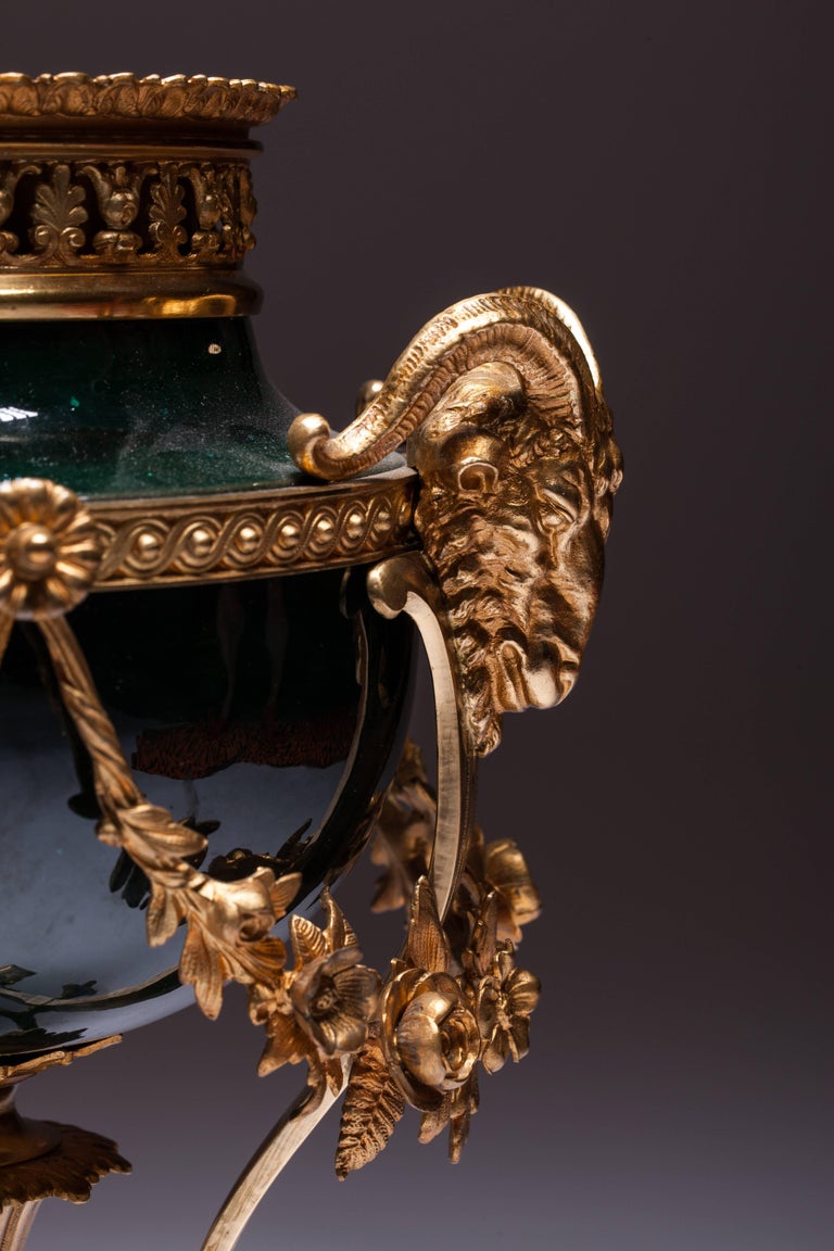 Large Brûle Perfume Bronze, Gilded, Three-Sided Grooved Base For Sale ...