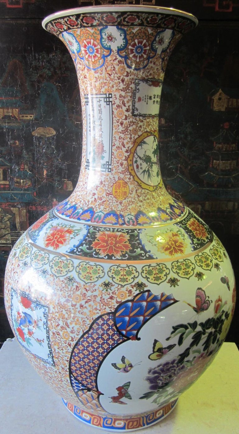 Large Chinese Urn For Sale at 1stdibs