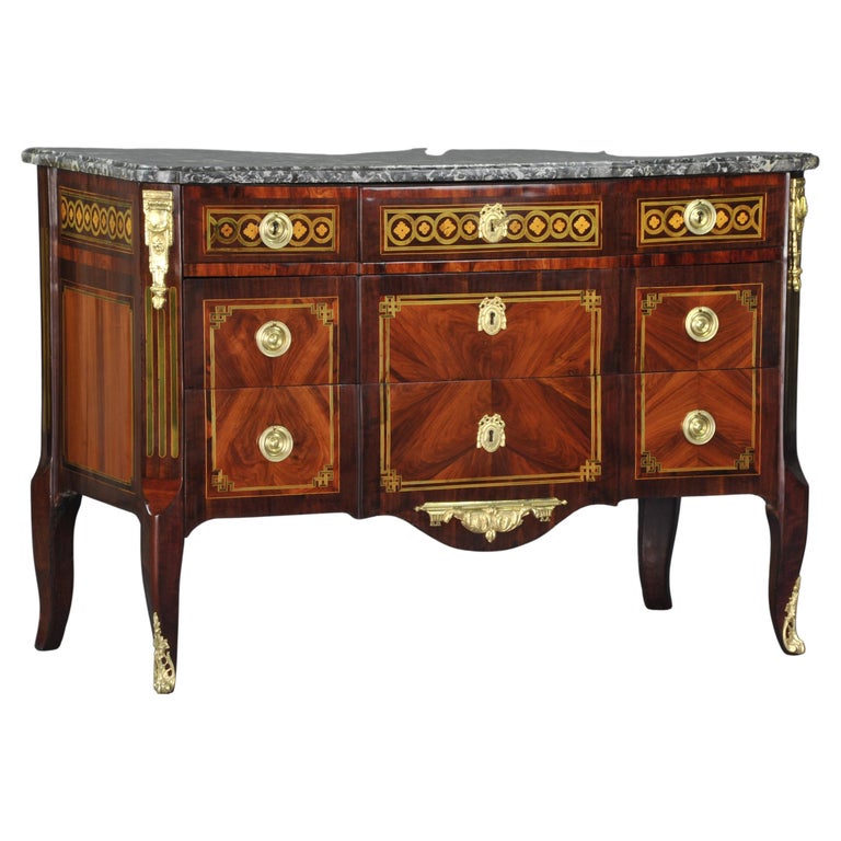 Grande commode Transition avec marqueterie de quartefeuille En vente ...