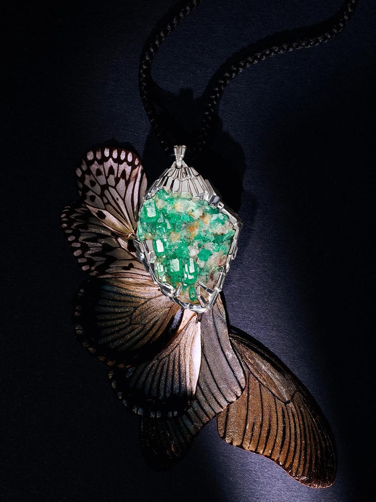 Large Crystals of Colombian Emerald Necklace Silver For Sale at 1stDibs