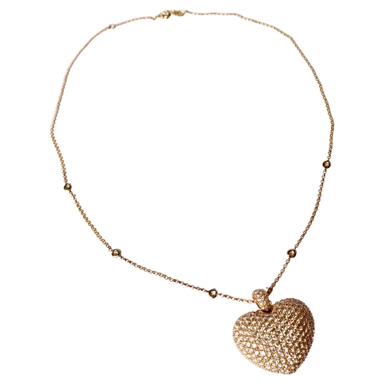 Large Diamonds Heart Pendant Necklace on 18 Karat Gold For Sale at 1stDibs