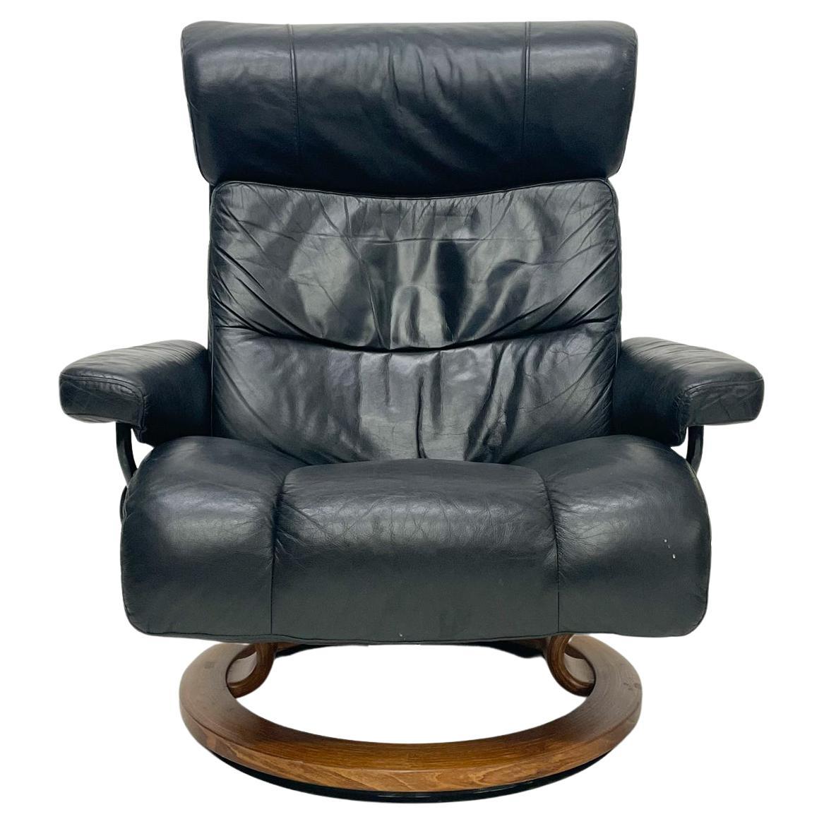 Large Ekornes Stressless Adjustable Recliner Chair in Black Leather ...