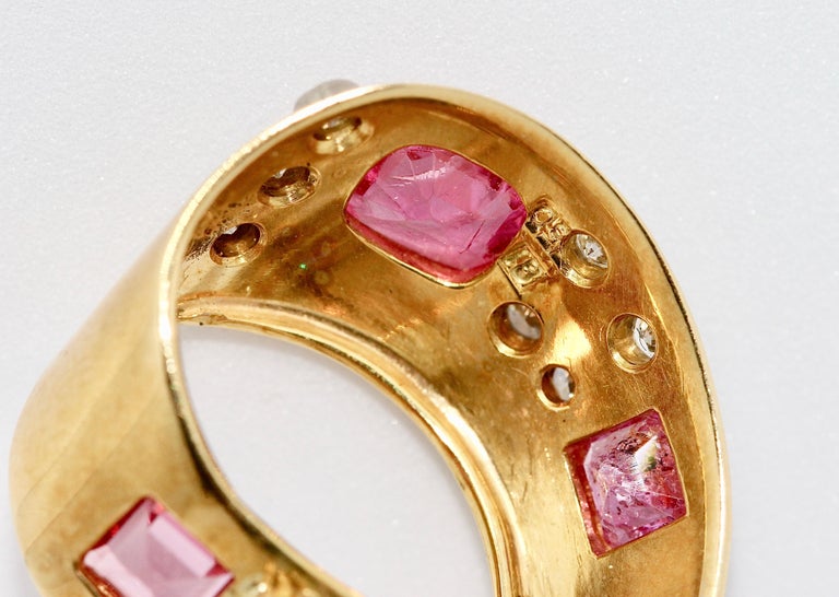 Large Elegant Gold Brooch in a Loop Shape 18 Karat Gold with Rubies and ...