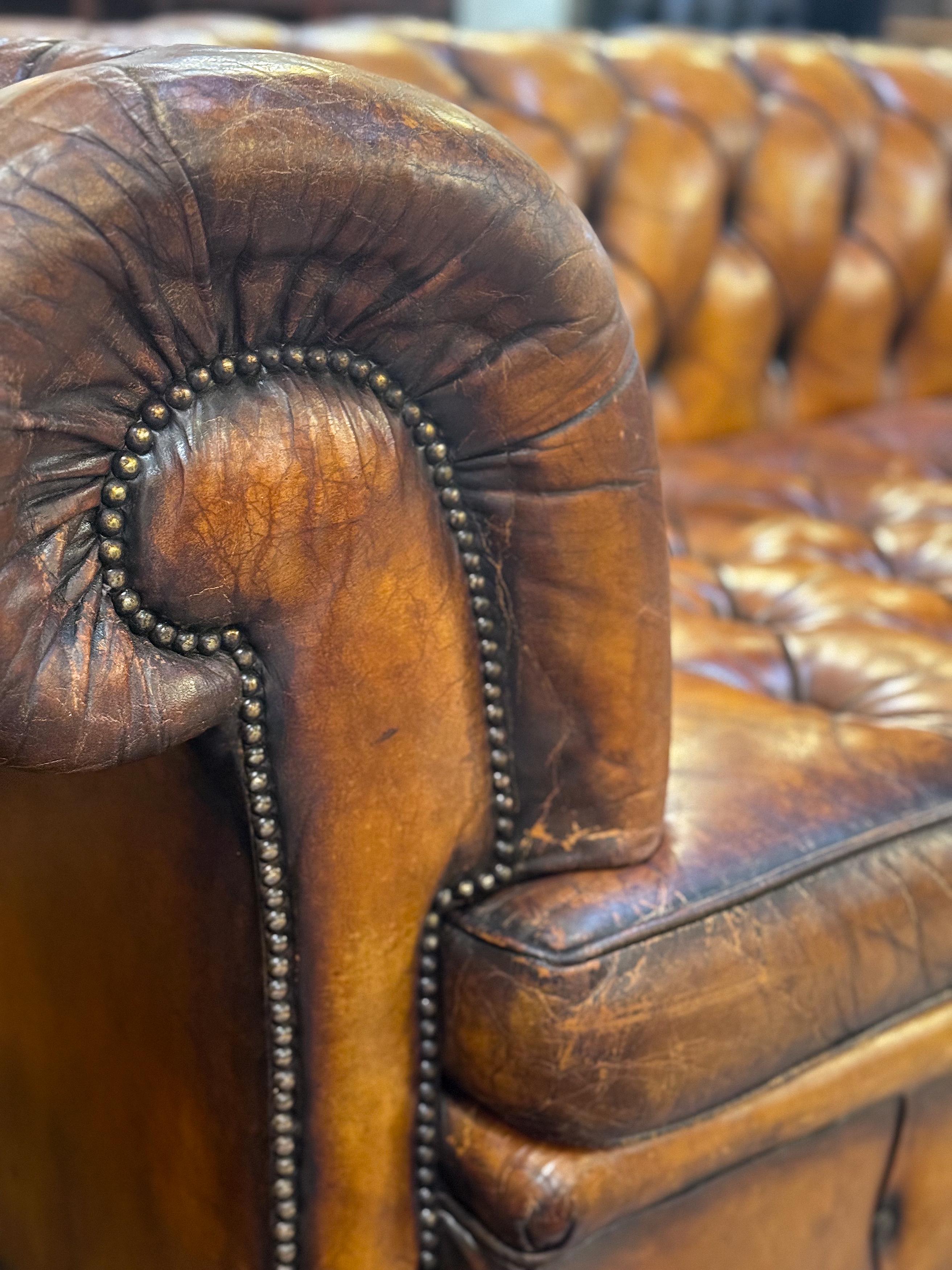 Large English Chesterfield Sofa of Tufted Leather from the Edwardian ...