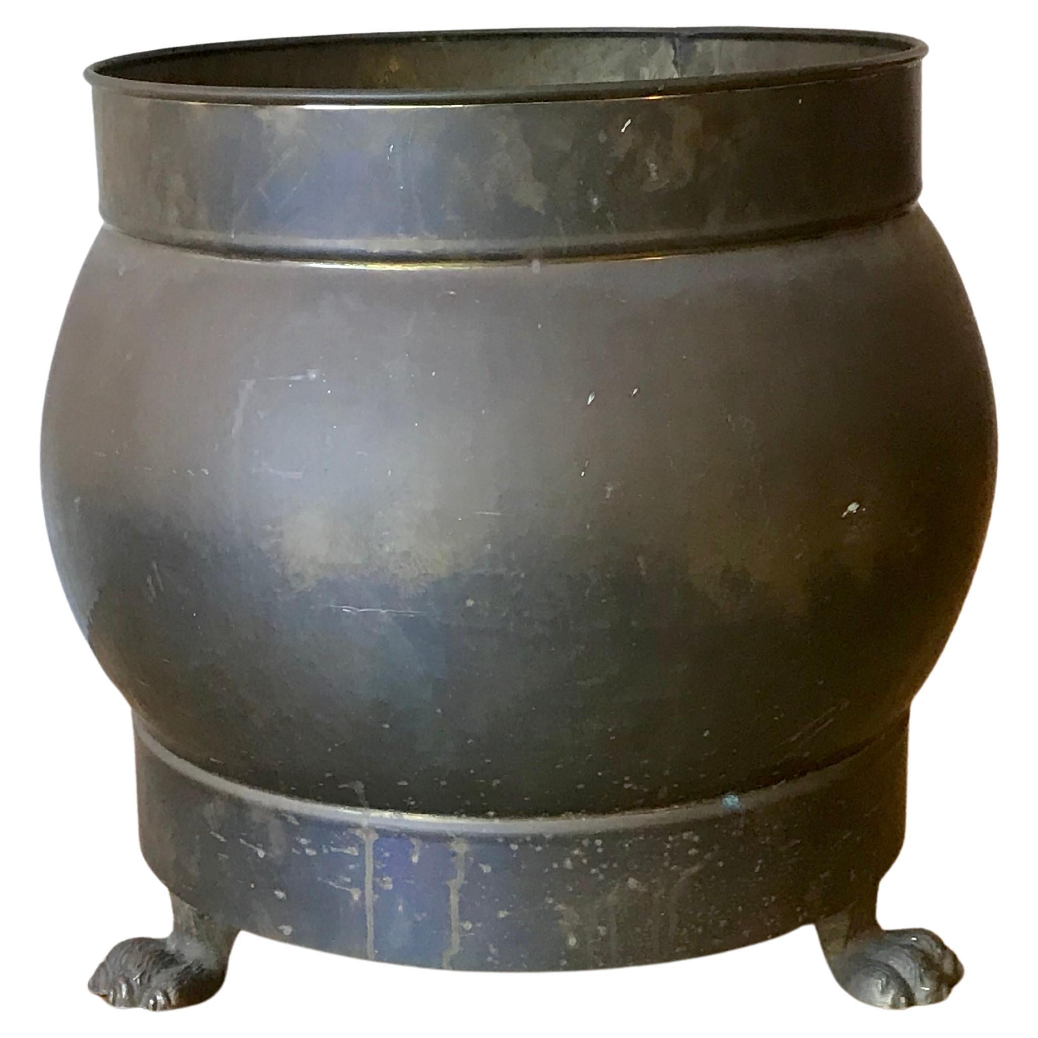 Small Footed Porcelain Vaso Planter in Matte Bisque For Sale at 1stDibs