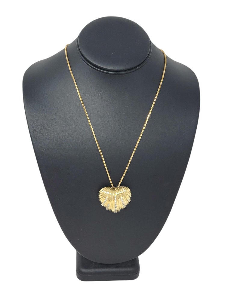 Large Heart Shaped Graduated Diamond Puffed Pendant/Brooch 18 Karat ...