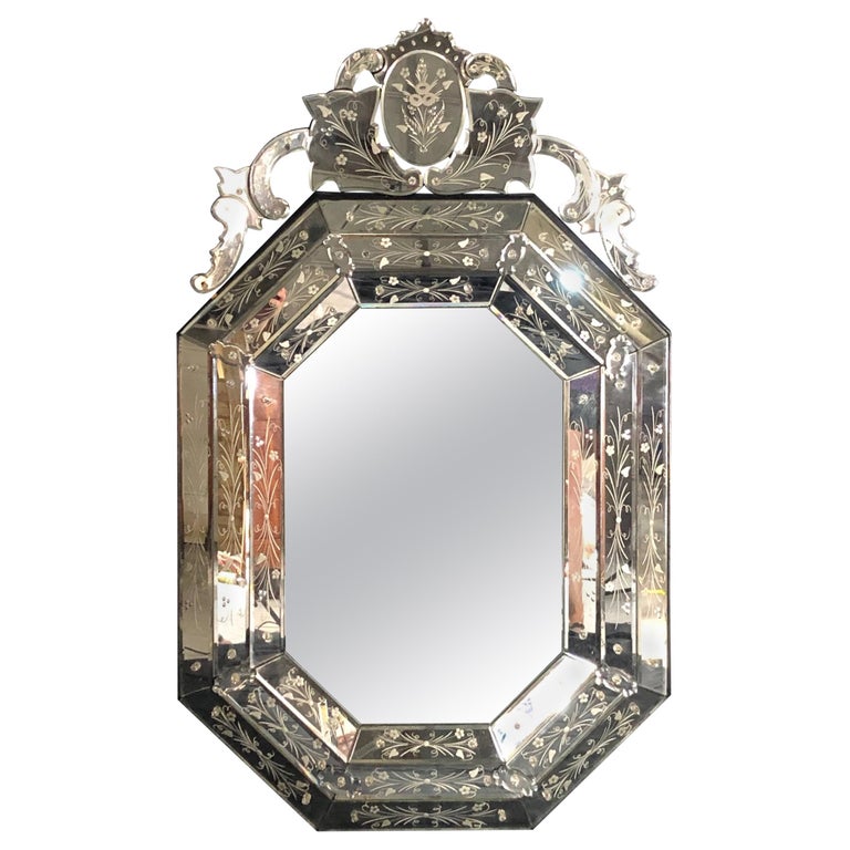 Large Impressive Octagonal Venetian Style Mirror For Sale at 1stDibs