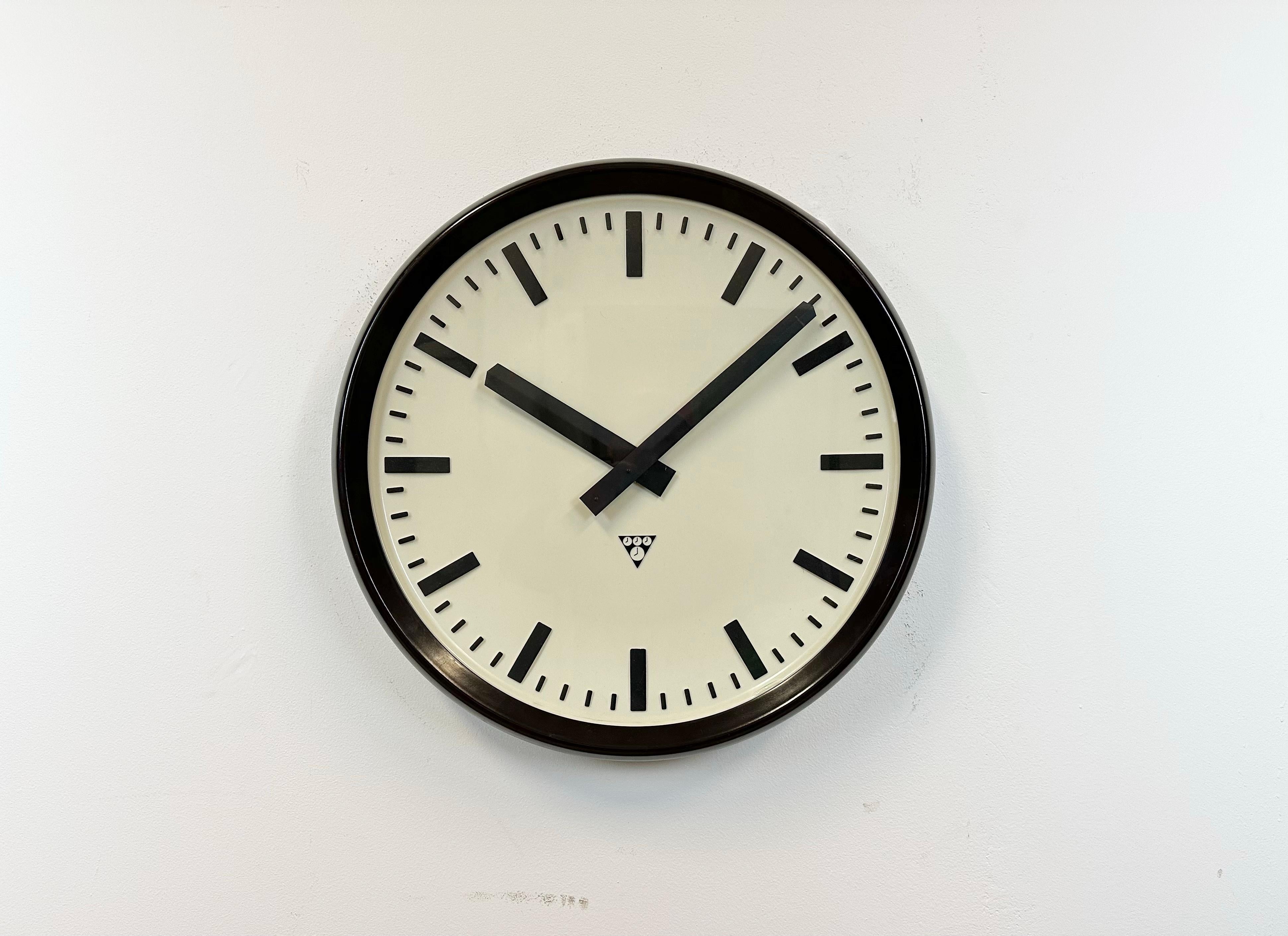 Large Industrial Bakelite Factory Wall Clock from Pragotron, 1960s at ...