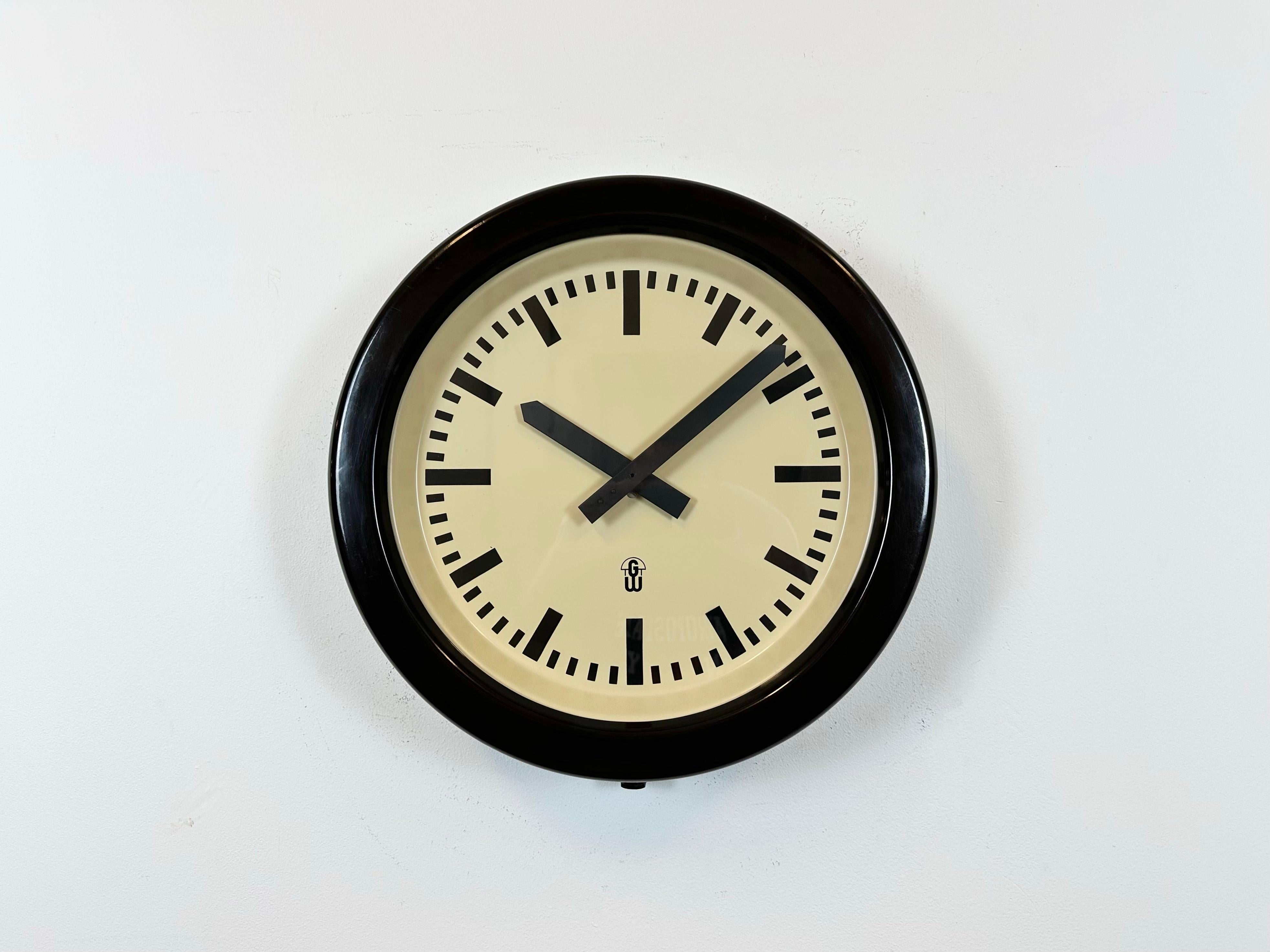 Large Industrial Brown Bakelite East German Wall Clock from GW, 1960s ...