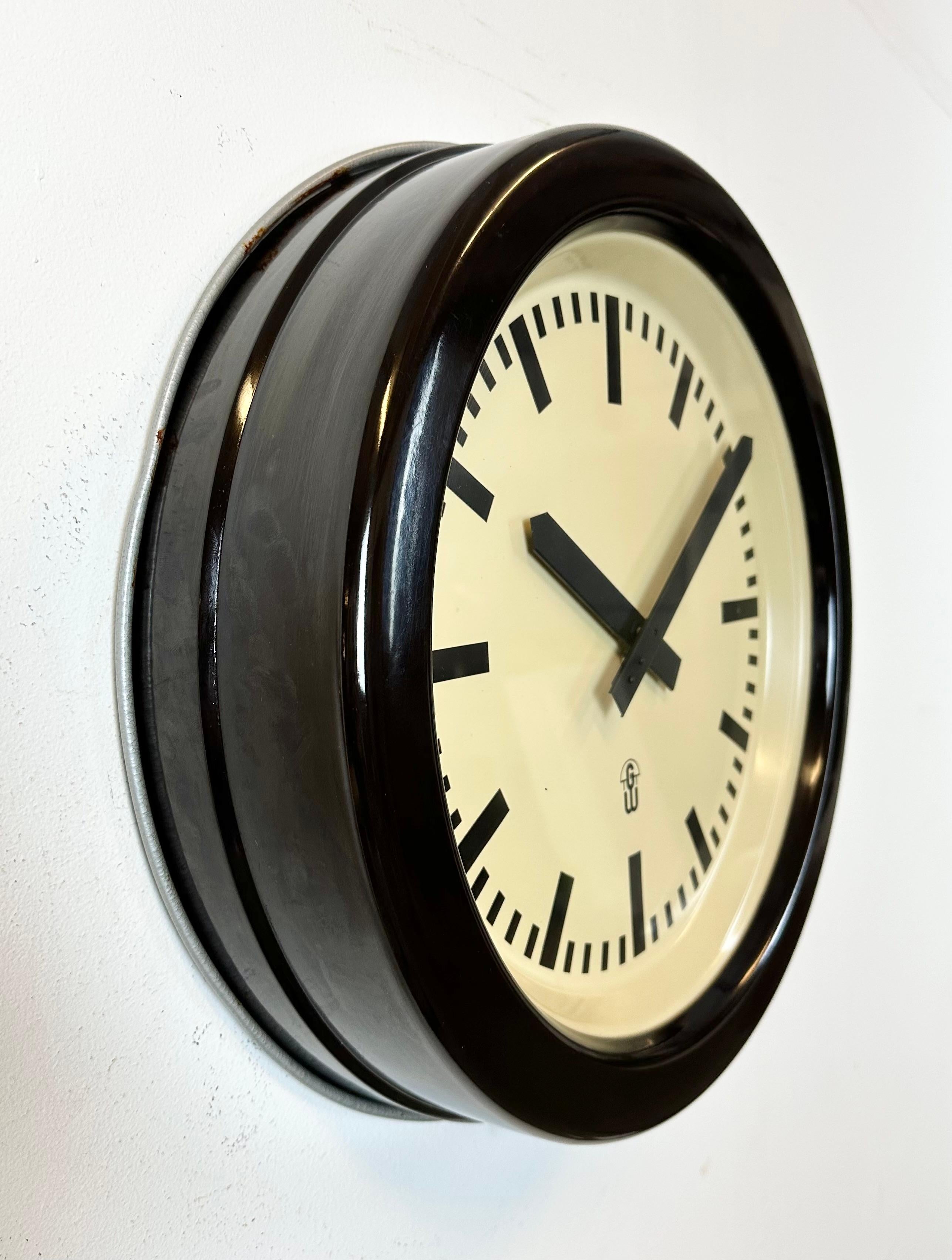 Large Industrial Brown Bakelite East German Wall Clock from GW, 1960s ...
