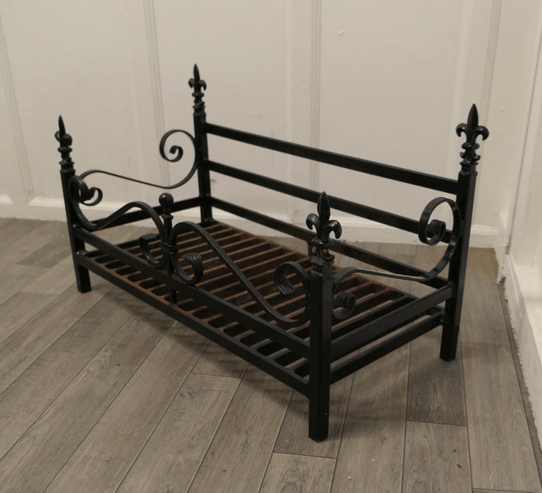 Large Inglenook Free Standing Fire Basket, Iron Fire Grate For Sale at ...