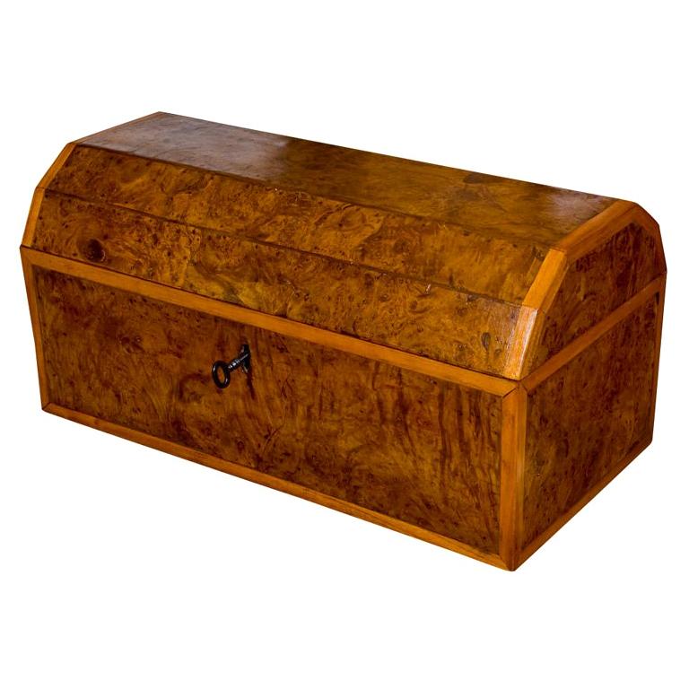 Large Vintage Italian Capodimonte Porcelain Box For Sale at 1stDibs