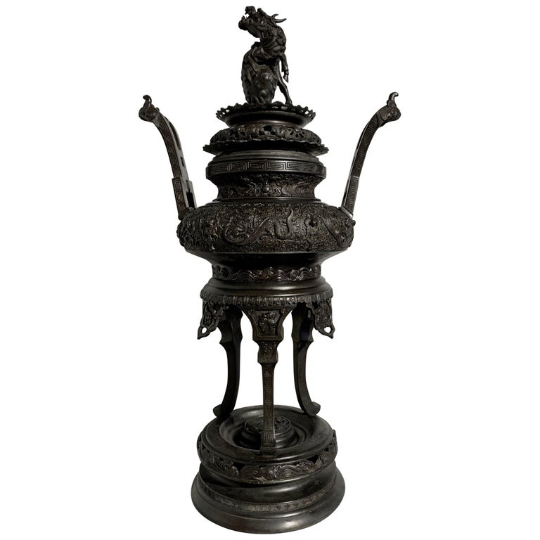 Großer japanischer Censer aus Bronzeguss mit Kirin, Edo-Periode, frühes ...