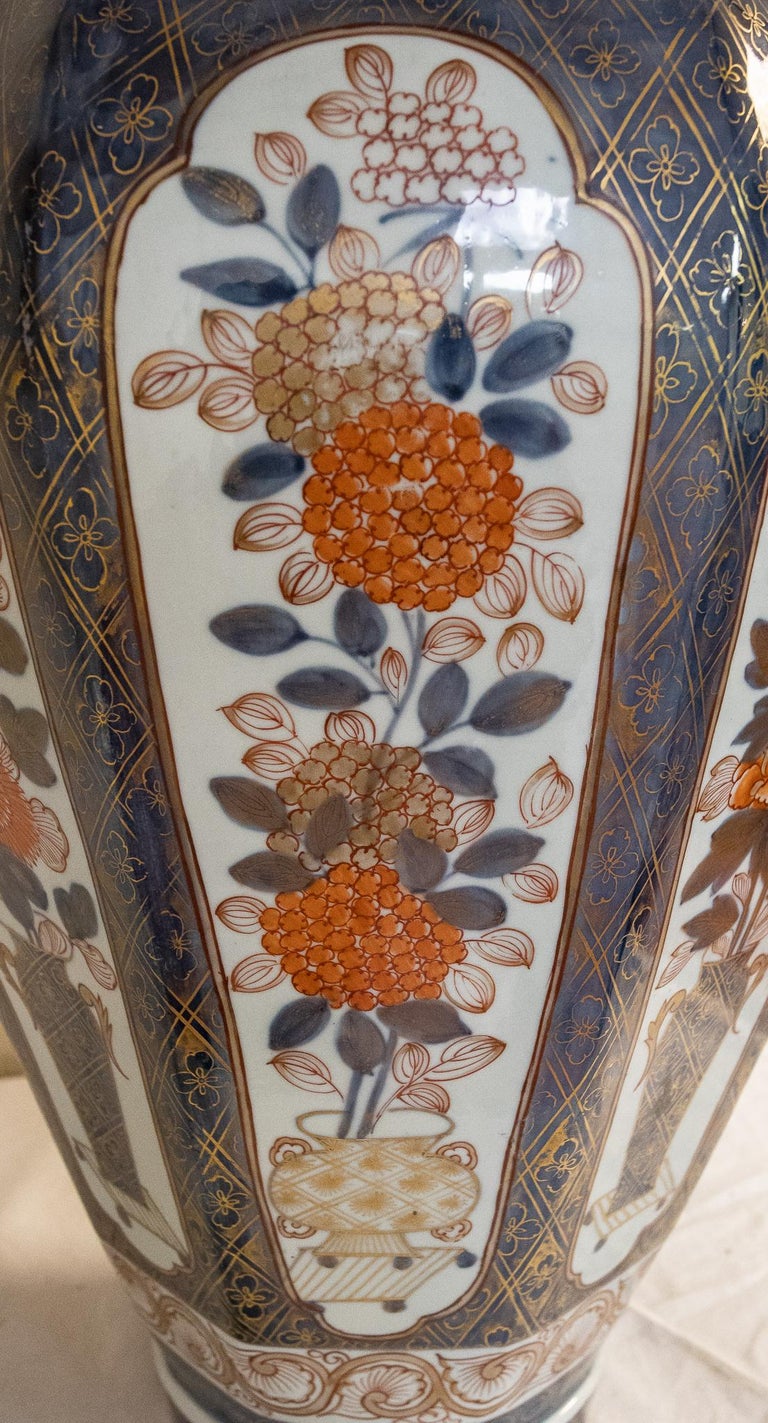 Large Japanese Imari Covered Vase at 1stDibs