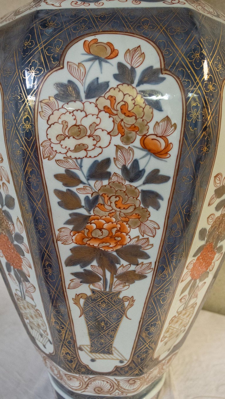 Large Japanese Imari Covered Vase at 1stDibs
