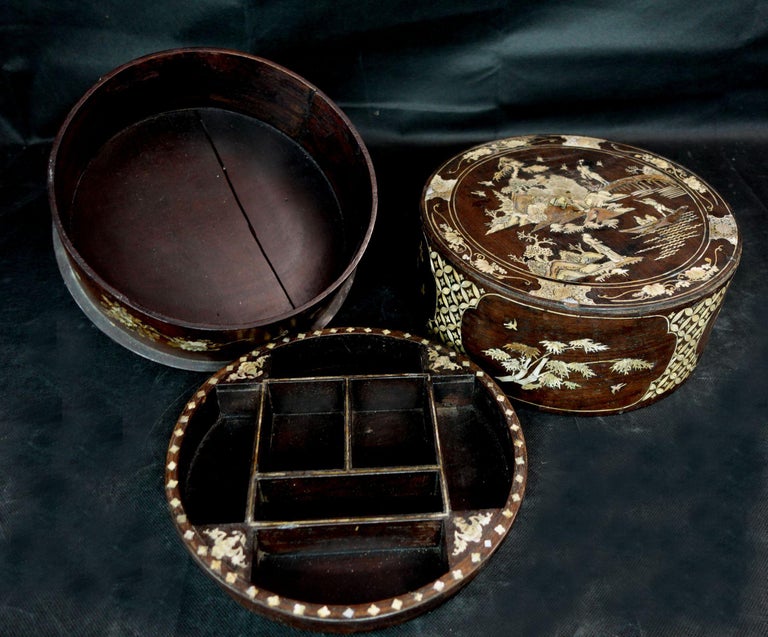 Large Japanese Mother of Pearl Inlaid Lacquered Box, Ric.062 For Sale ...