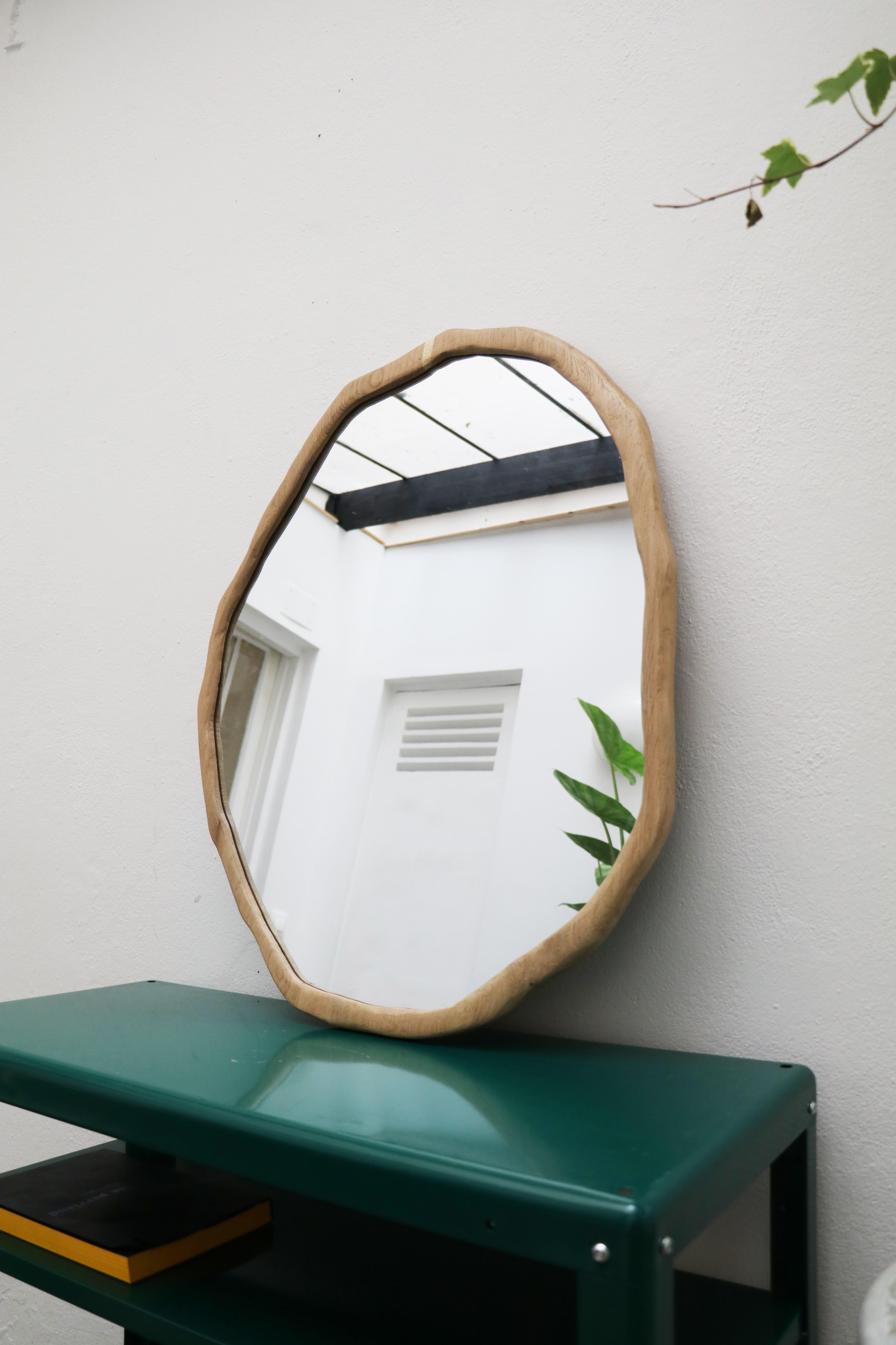 Grand miroir Ondulation en vernis clair par Alice Lahana Studio En vente sur 1stDibs