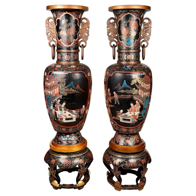 Large pair Chinoiserie lacquer vases on stands, circa 1900. For Sale at ...