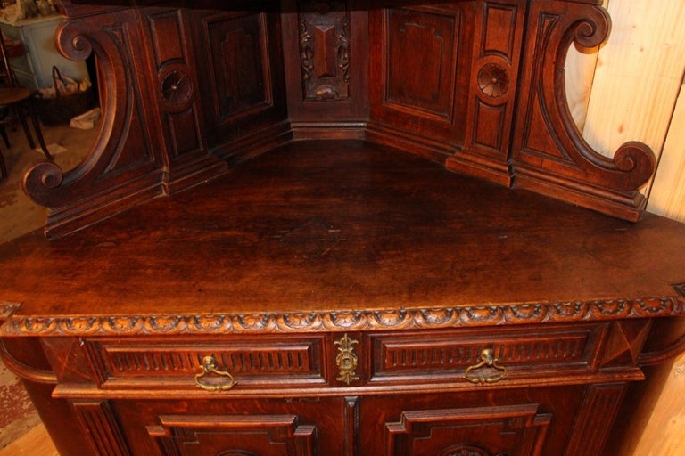 Large Pair of 19th Century Castle Corners For Sale at 1stDibs