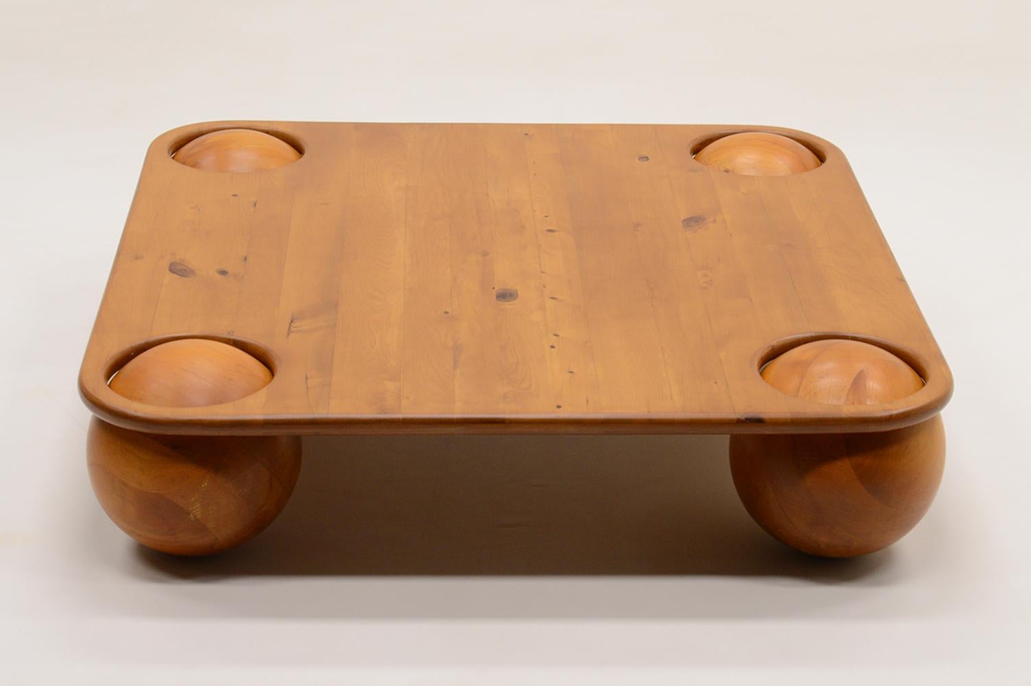 Large pine ball coffee table, 1970s Italy. For Sale at 1stDibs