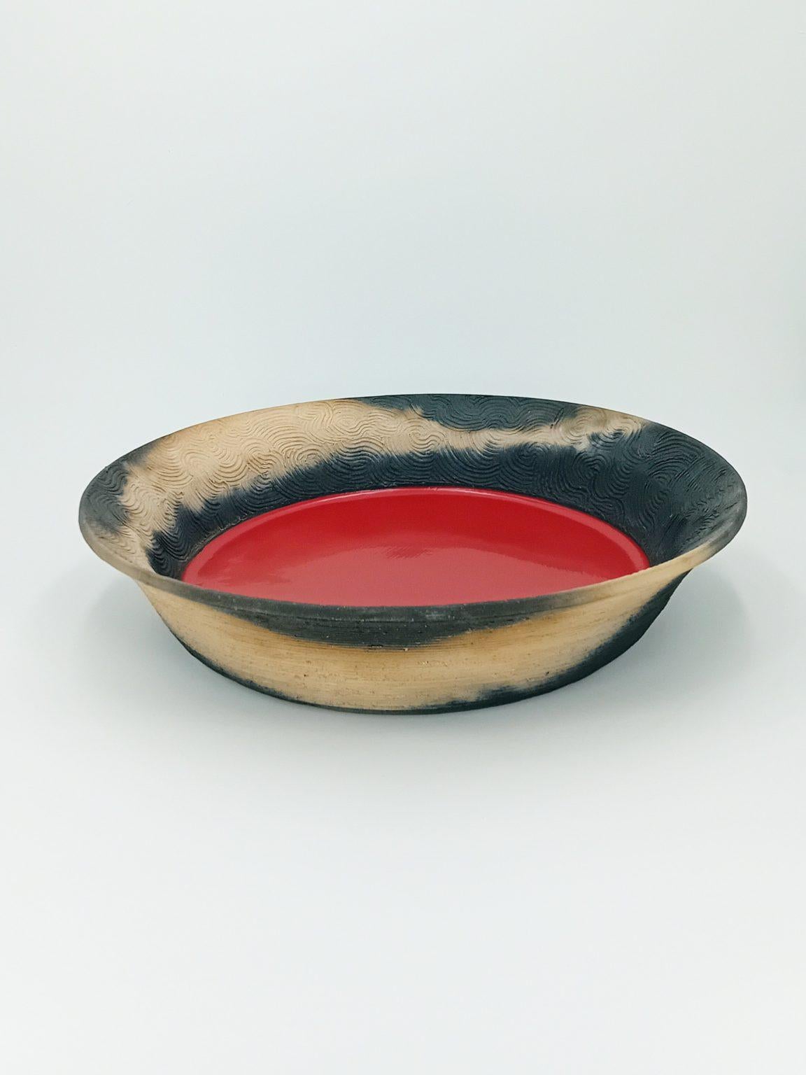 Large plate in ash-glazed terracotta and red lacquer For Sale at 1stDibs