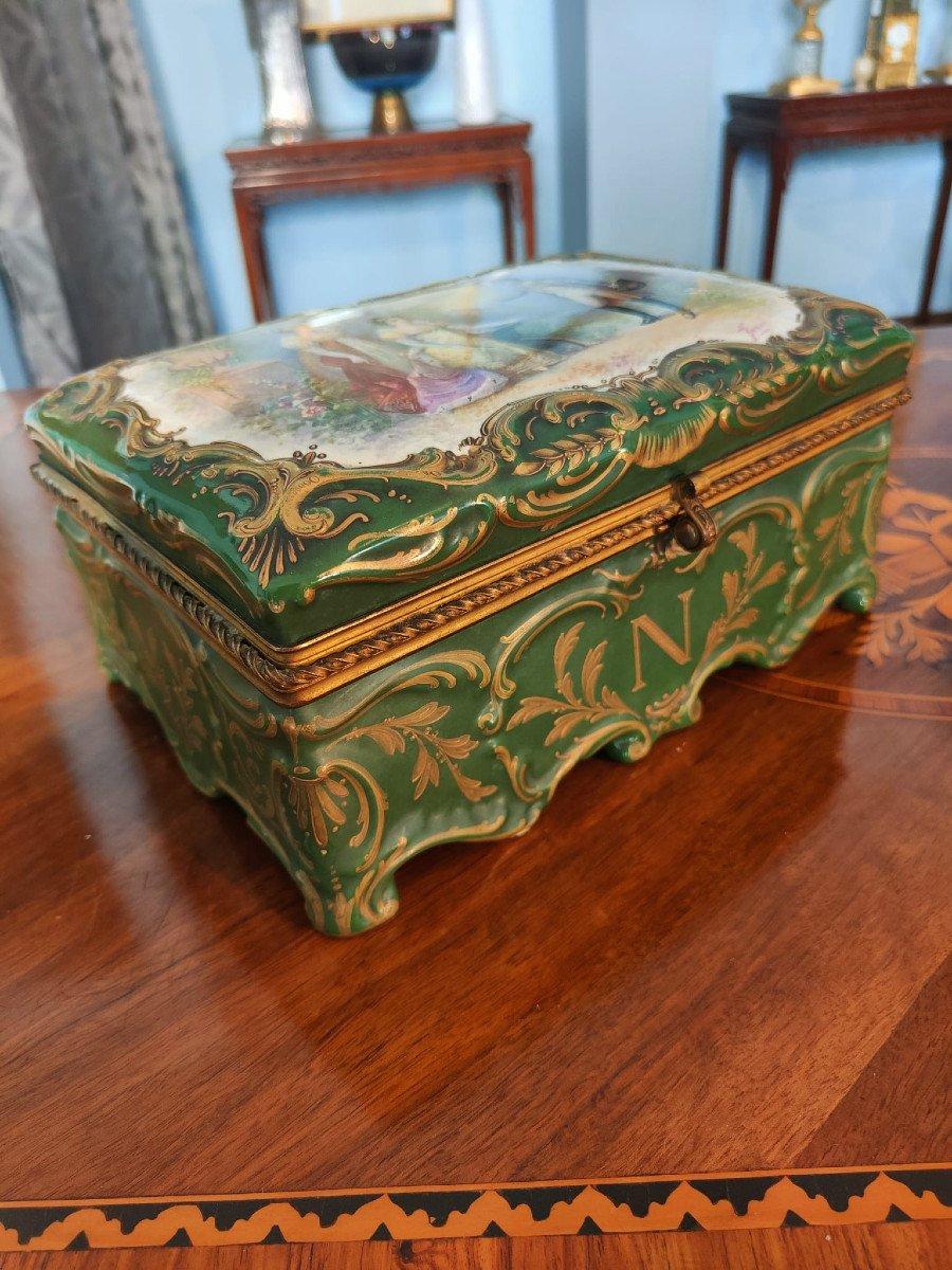 Large porcelain box, sevres For Sale at 1stDibs