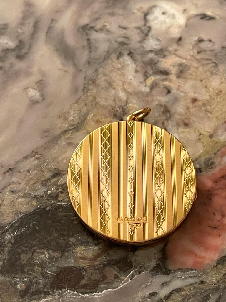 Large Round 15k Yellow Gold Engine Turned Medallion Disc Locket For ...