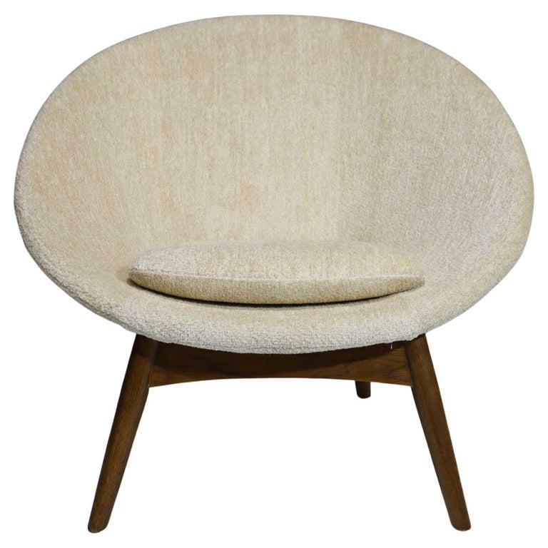 Large Round Mid-Century Modern Chair in Donghia Wool at 1stDibs