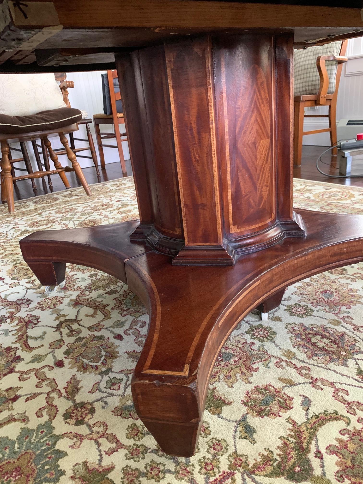 Large Round/Oval American Classical Style Dining Table, 1920-40s For ...