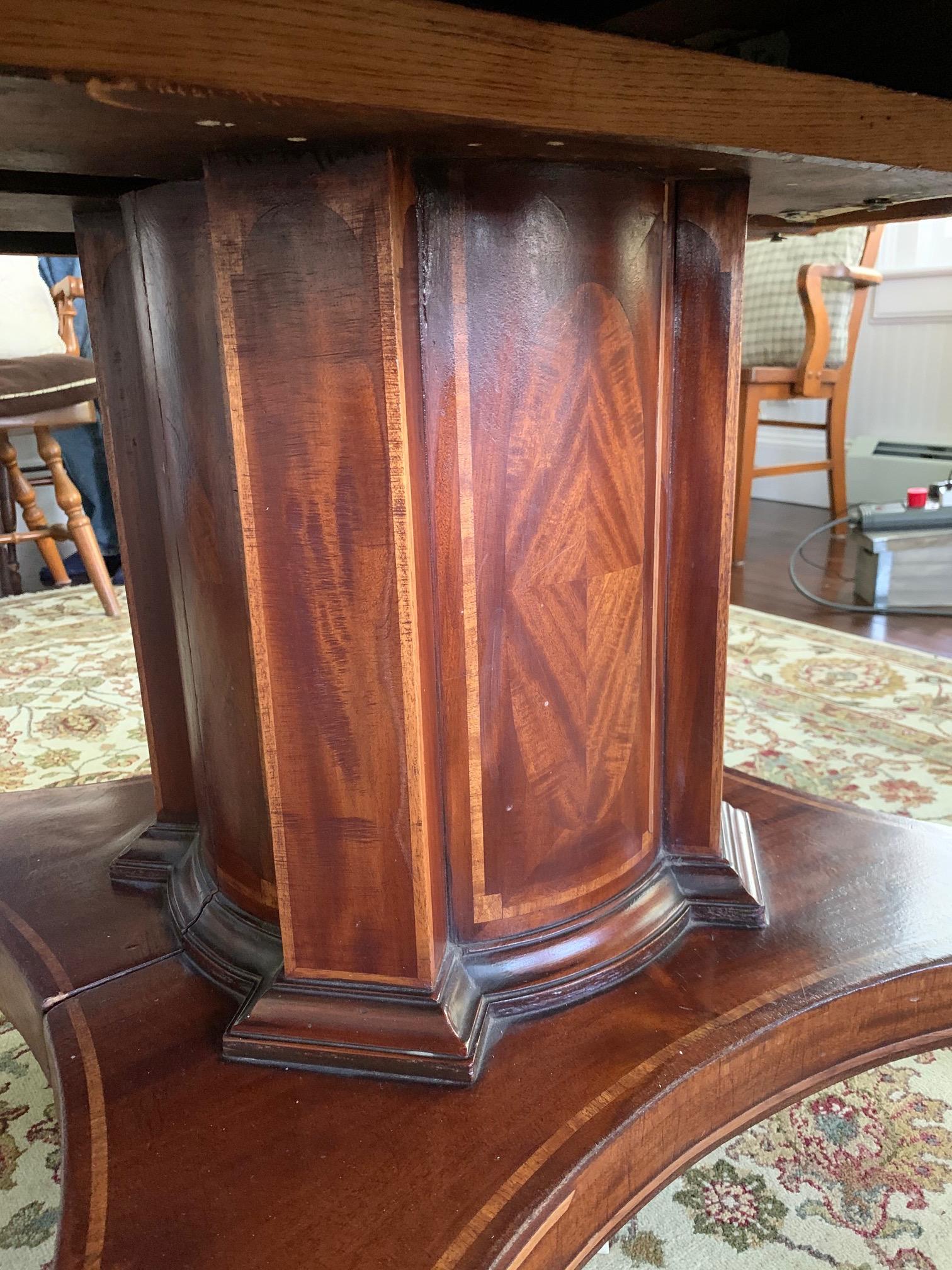 Large Round/Oval American Classical Style Dining Table, 1920-40s For ...