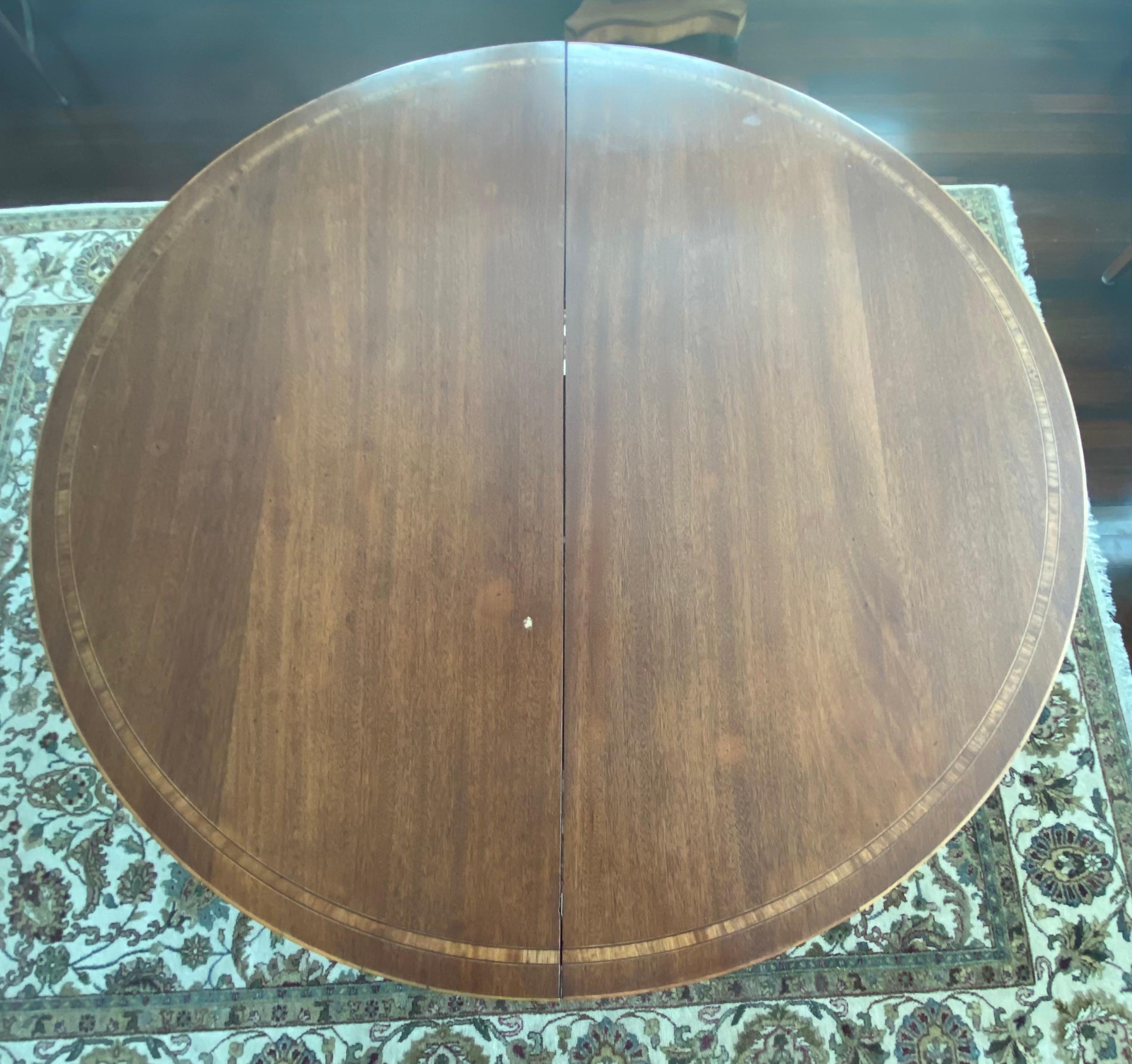 Large Round/Oval American Classical Style Dining Table, 1920-40s For ...