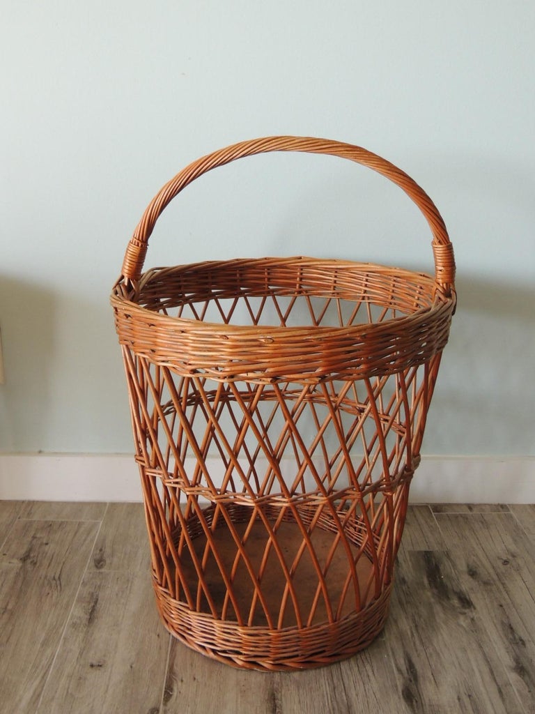 Large Round Woven Basket with Handle For Sale at 1stDibs