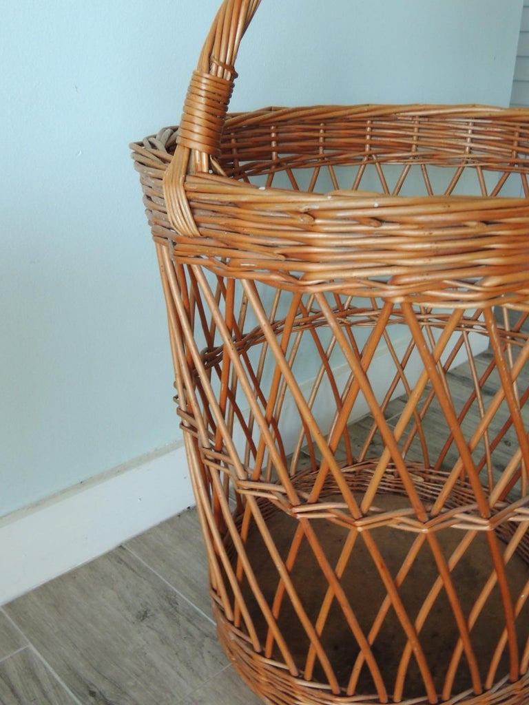 Large Round Woven Basket with Handle For Sale at 1stDibs