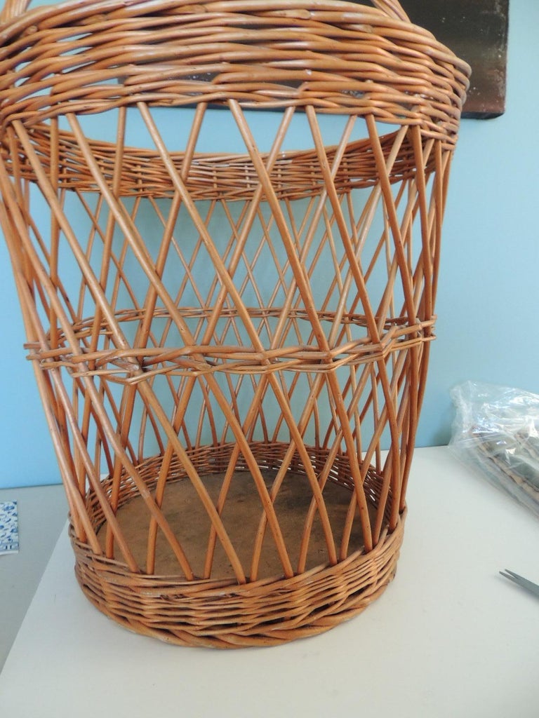 Large Round Woven Basket with Handle For Sale at 1stDibs