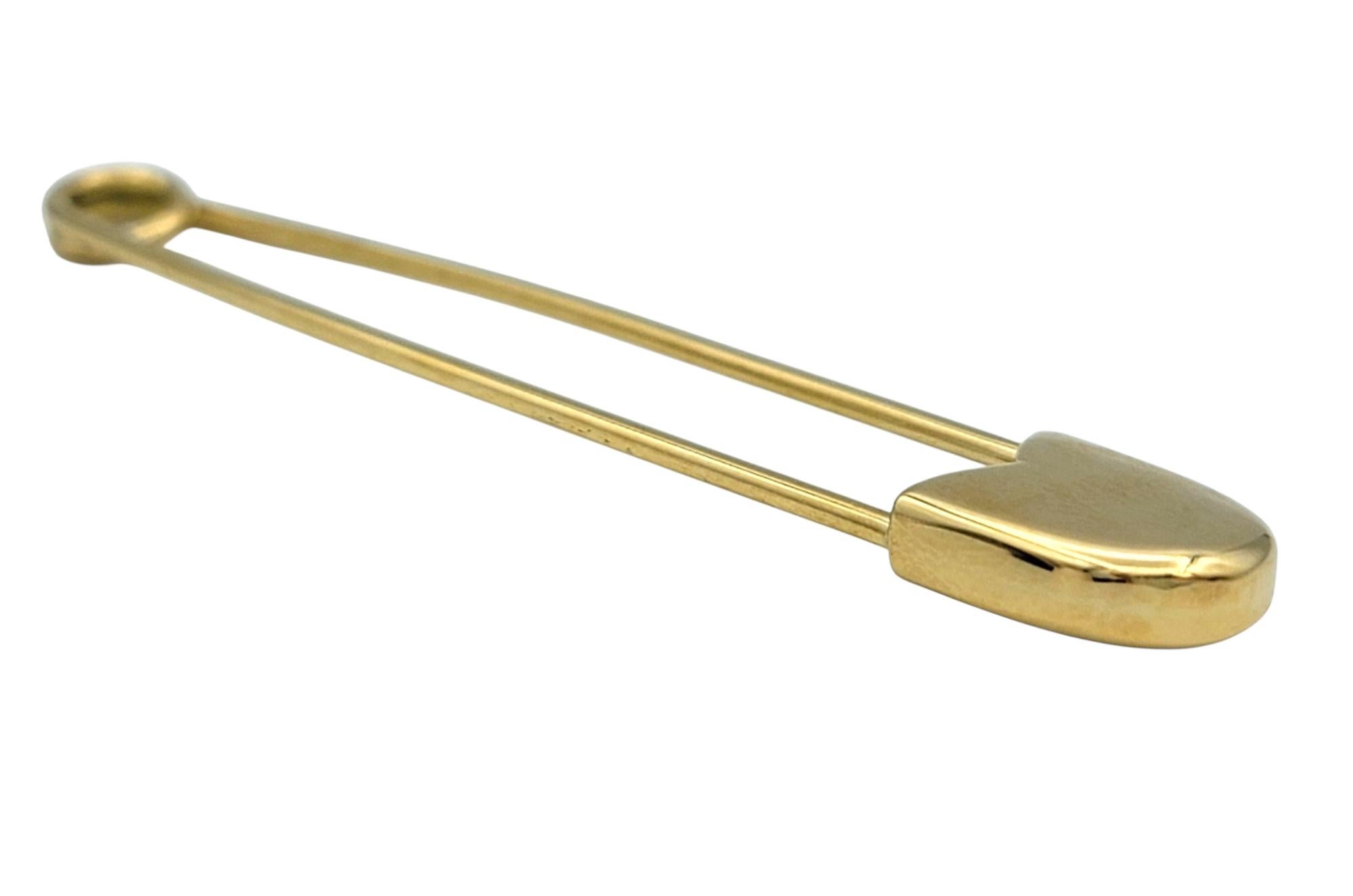 Large Safety Pin Brooch in Polished 18 Karat Yellow Gold For Sale at ...