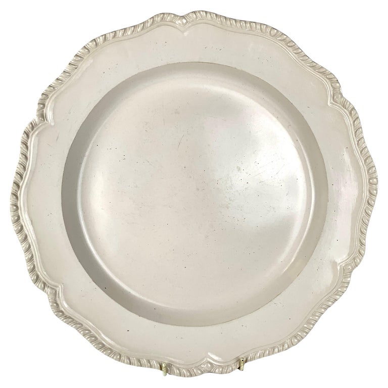 Grand assiette de présentation émaillée au sel du 18ème siècle fabriqué ...