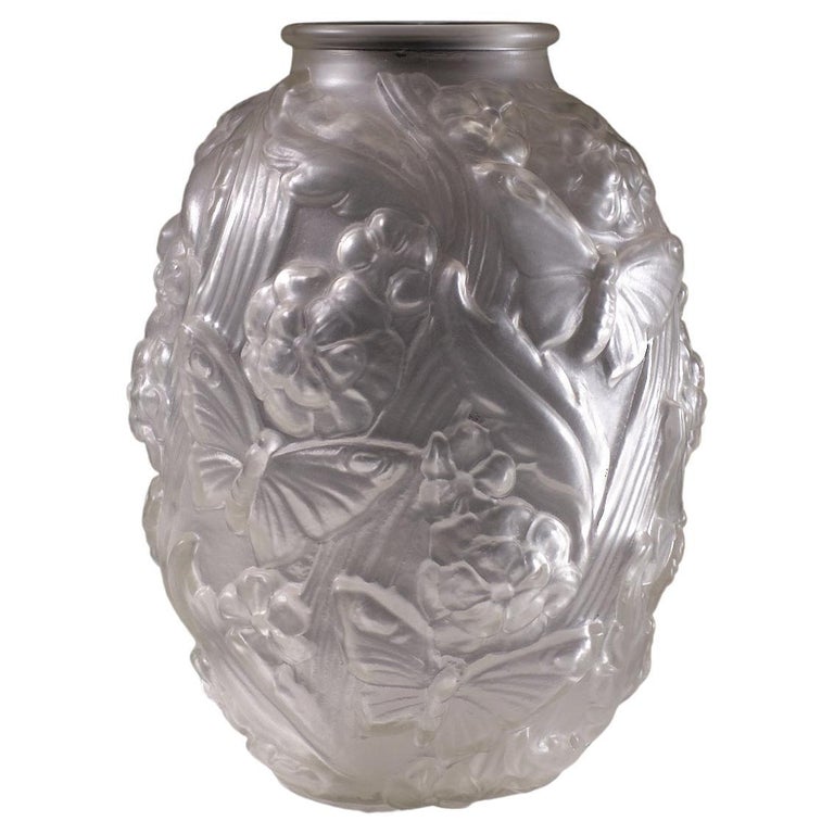 Large Satin Pressed Glass Art Deco Vase, 1930s For Sale at 1stDibs