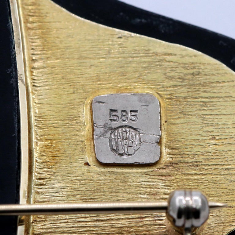 Large Scale Gold and Onyx Modernist Brooch For Sale at 1stDibs