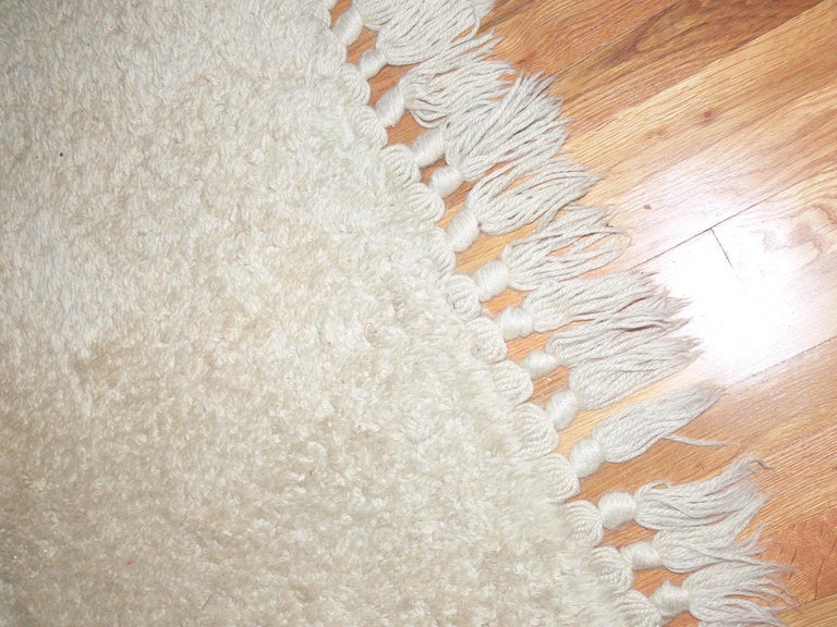 Large Scale Ivory Color Wool Rug For Sale at 1stDibs