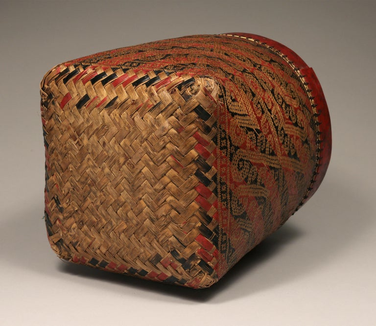 Large Dowry Basket from Iban Dayak, Sarawak, Early 20th Century For ...