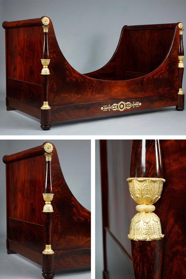 Large Solid Mahogany Boat Bed from the Empire Period For Sale at 1stDibs