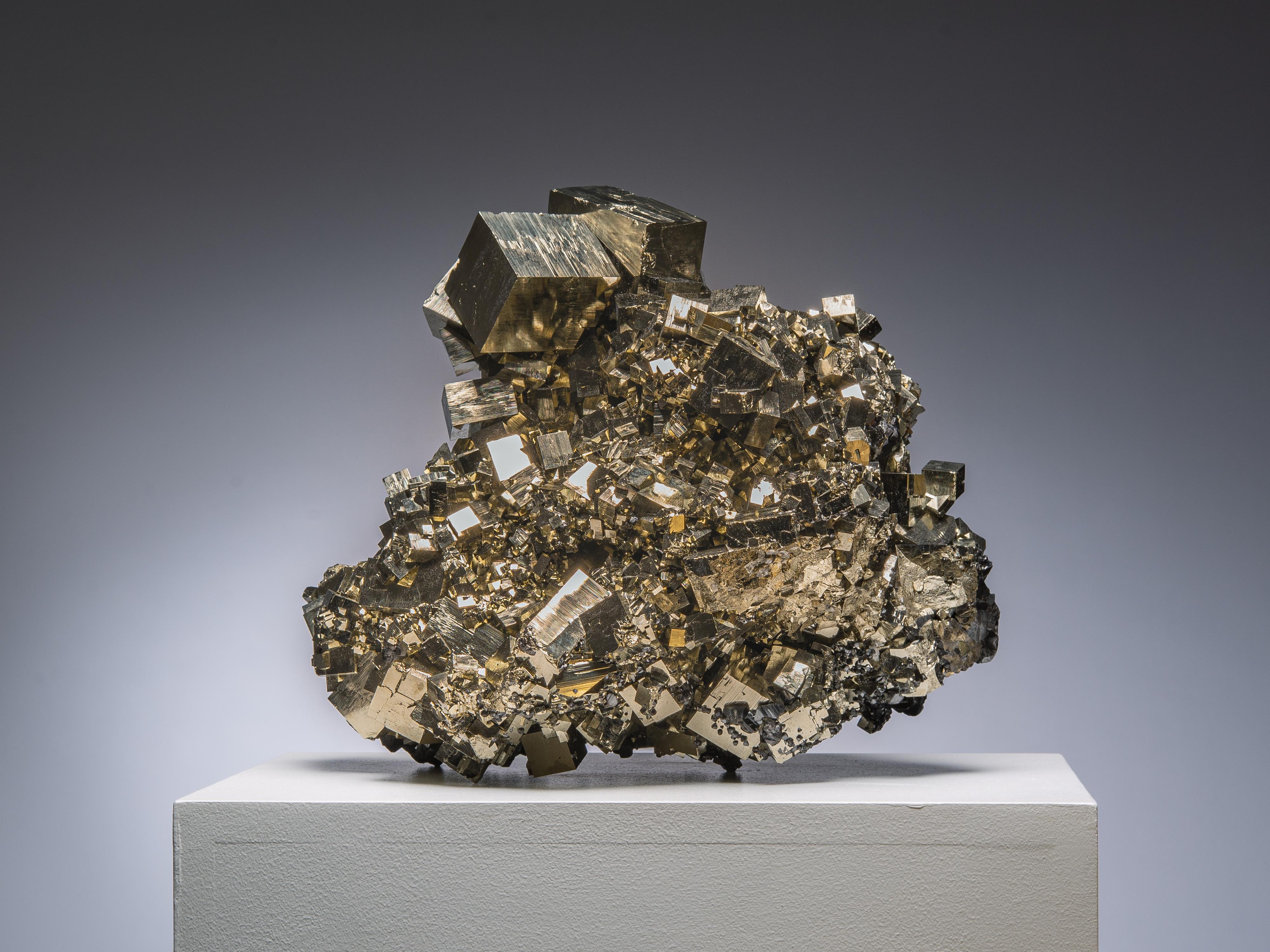 Large Spectacular Golden Pyrite Mineral Formation with Sphalerite at ...