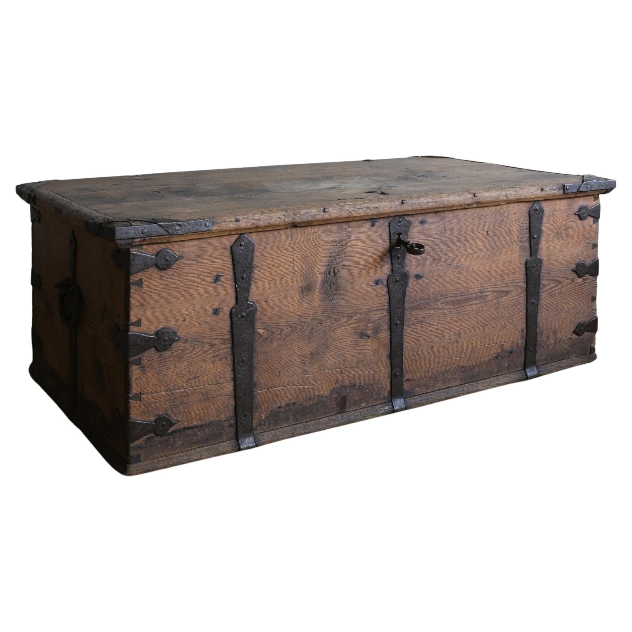 Swedish Blanket Chests - 30 For Sale at 1stDibs | swedish trunk ...