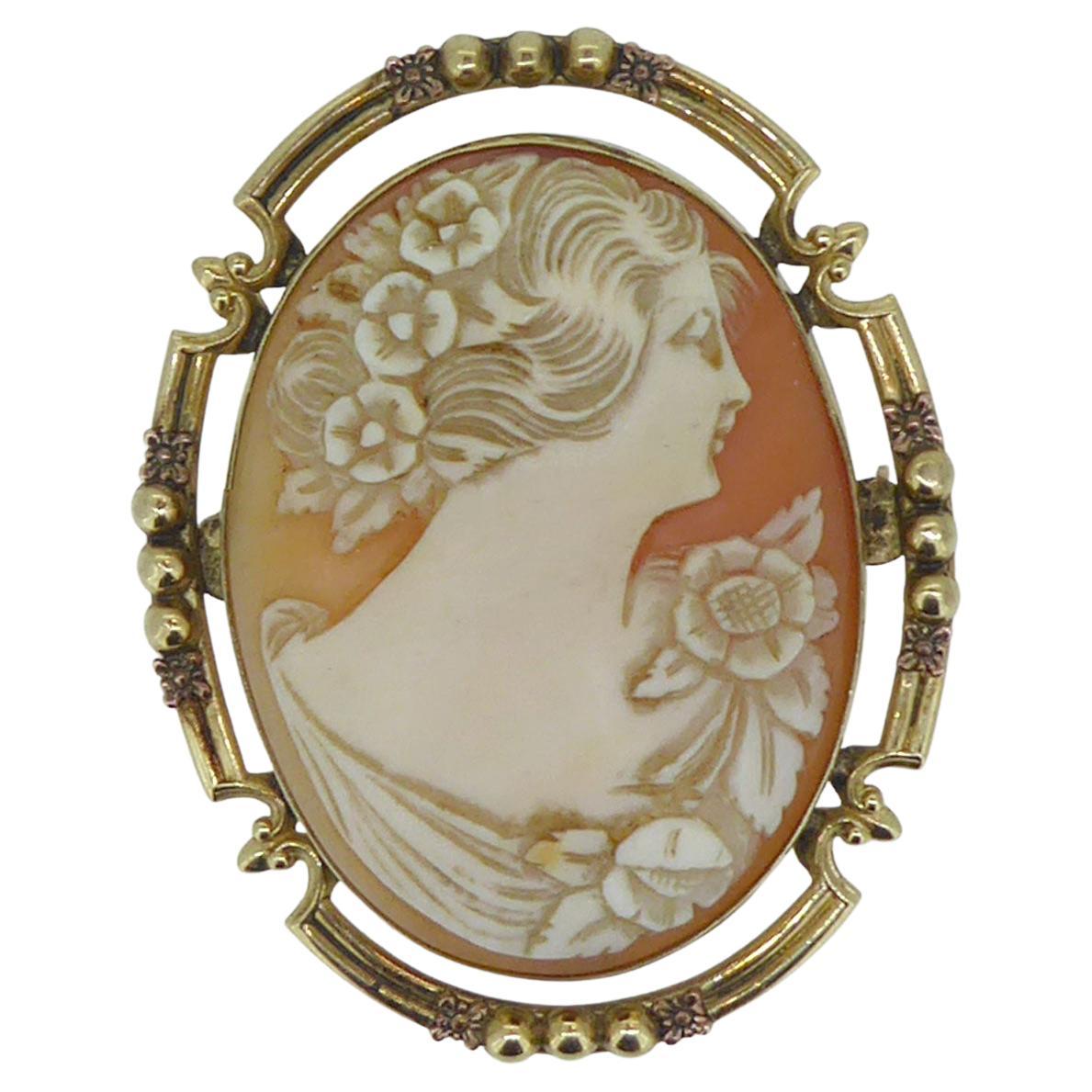 Vintage 9 Carat Yellow Gold Golf Club Brooch For Sale at 1stDibs