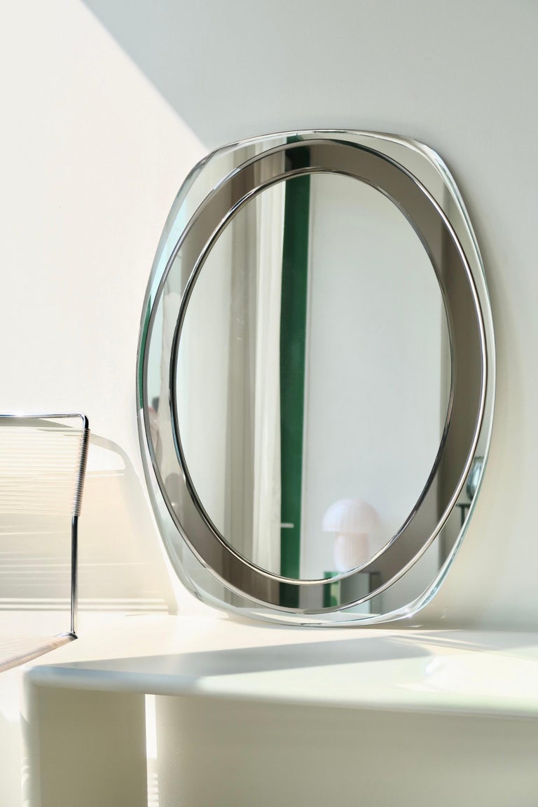 Grand miroir mural italien vintage en verre et bronze argenté Murano lupi des années 70 En vente ...