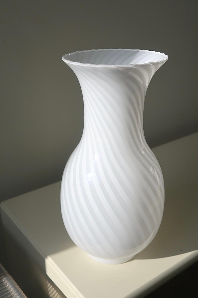 Large Vintage Murano 1970s Italian Swirl White Glass Vase For Sale at ...