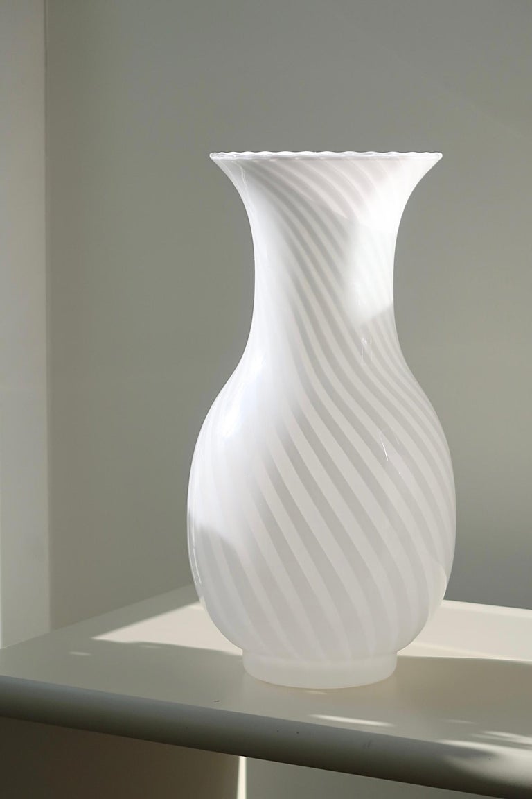 Large Vintage Murano 1970s Italian Swirl White Glass Vase For Sale at ...