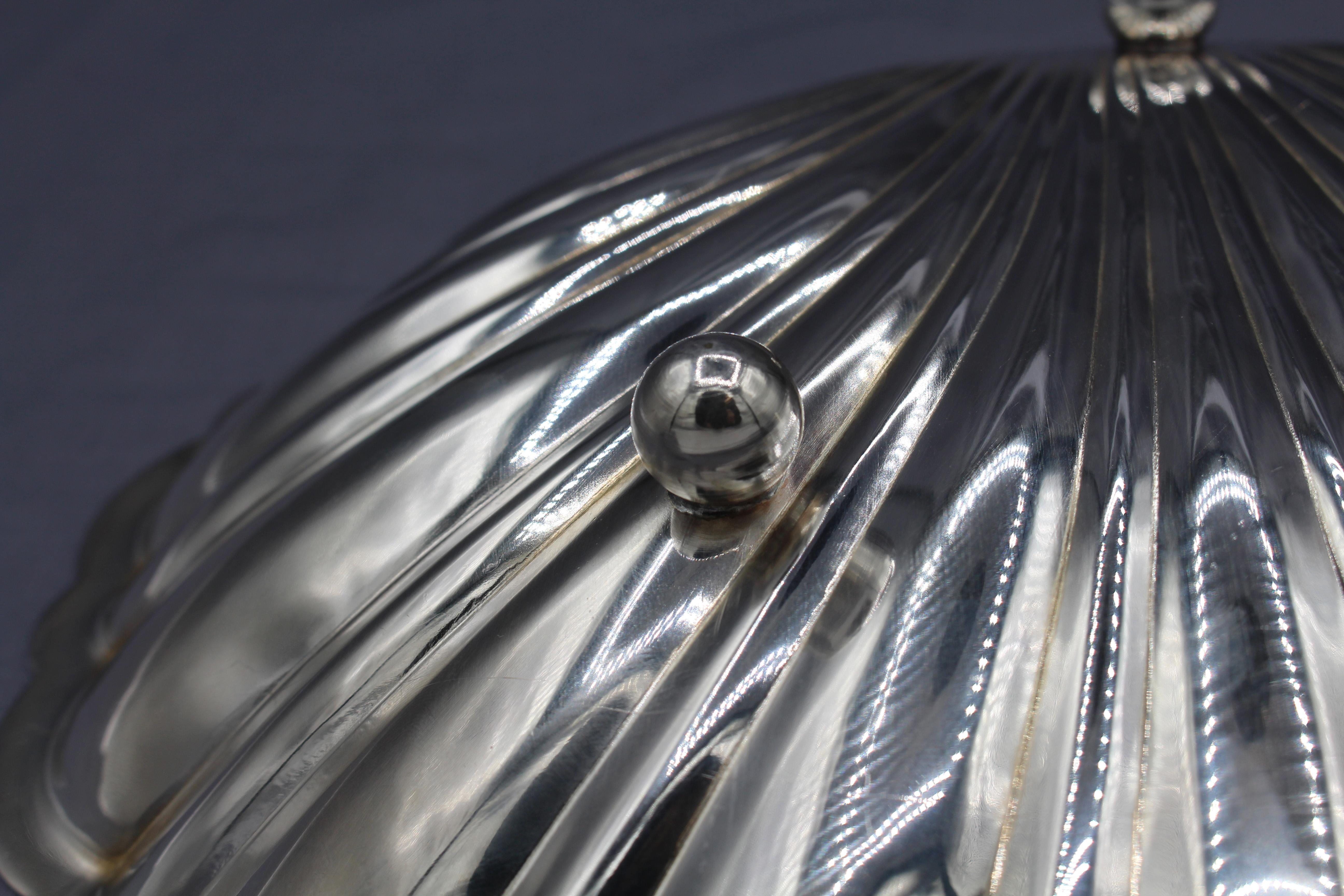 Large Vintage Silver Plated Scallop Shell Dish For Sale at 1stDibs