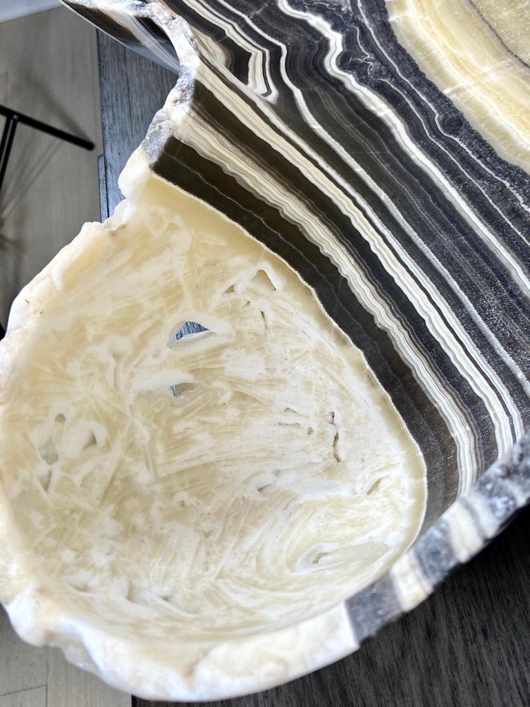 Large Yellow and Black Banded Onyx Bowl For Sale at 1stDibs